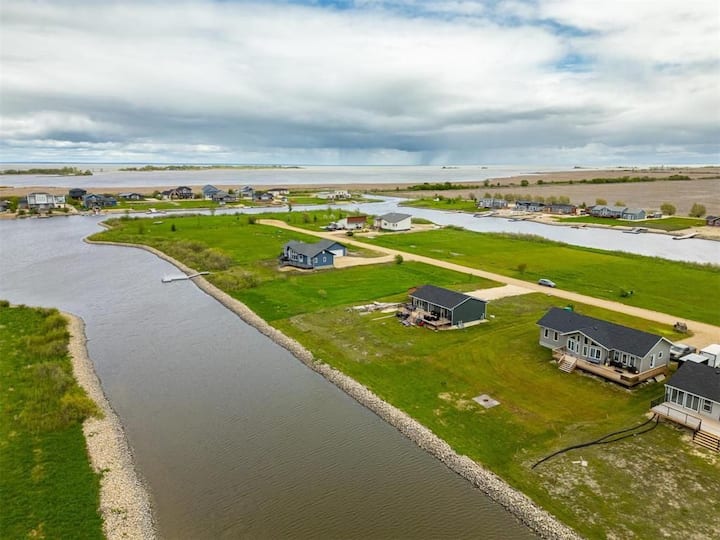 The Lemon Water House - Gimli