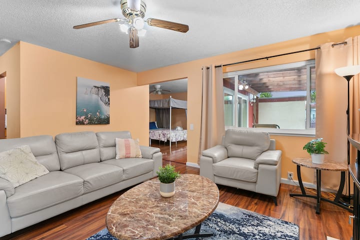 Home In Milpitas 4q/2ba Cozy And Spacious - 米爾皮塔斯