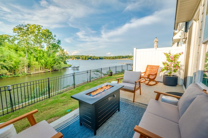 Lake Front 2 King, Bar & Grill Public Dock, Kayaks - Greenwood, SC