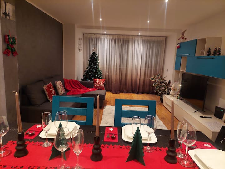 Casa Evelina: 2 Posti Auto + Garage, Idromassaggio - Cles