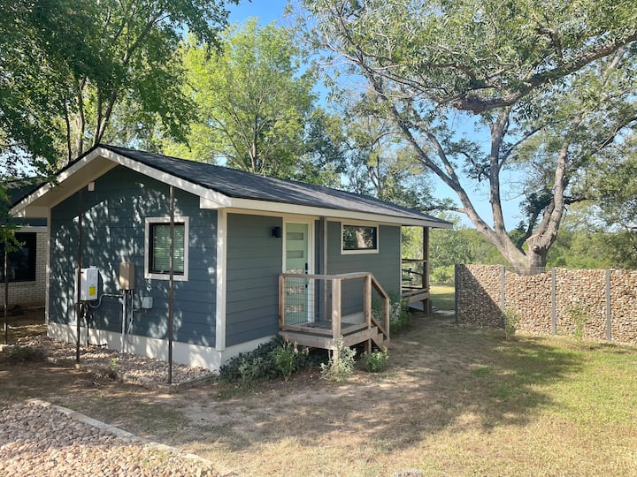 Butterfly Bungalow~on The River - Bastrop, TX