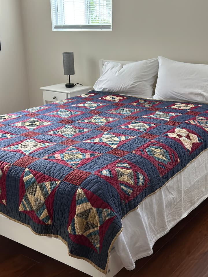 A Lovely, Quiet Place To Stay! - Burbank, CA