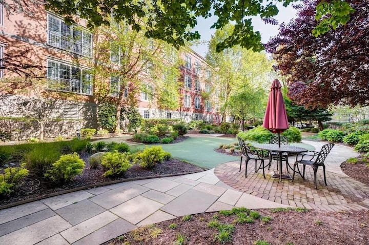 Spacious Three Bedroom And Baths - Hoboken, NJ