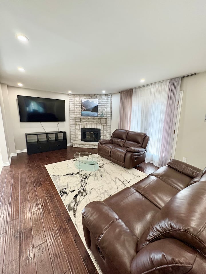 Spacious 3 Bdrm Oasis In Heart Of Richmond Hill - Richmond Hill