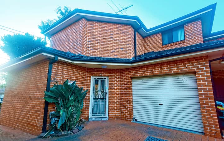 Comfortable Family Home Stay - Parramatta