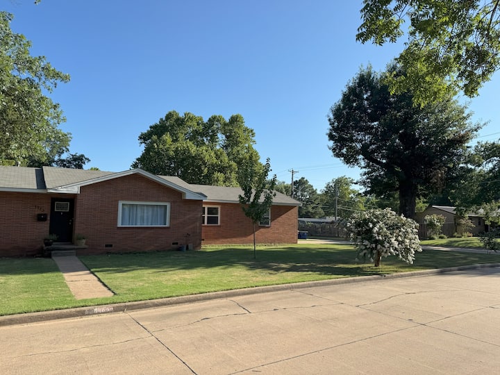 5 Min To Osu • Modern 3br With Fenced Yard - Stillwater, OK