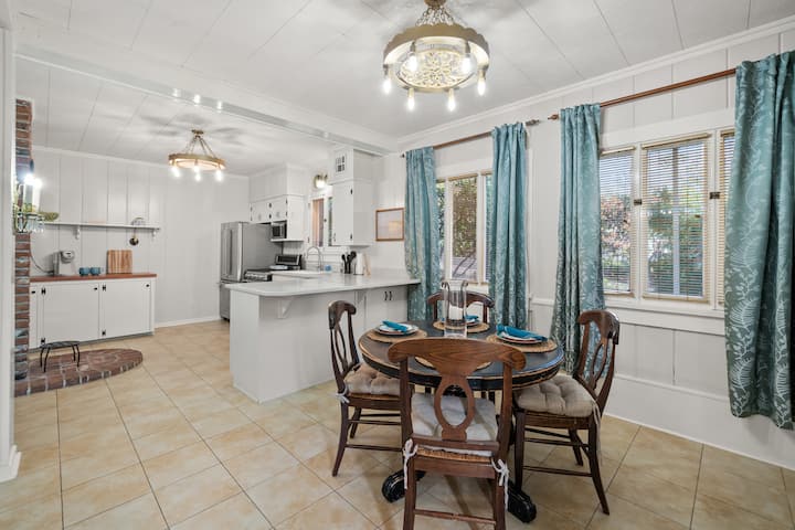 Charming Historic One-bedroom With Modern Touches - Medford, OR