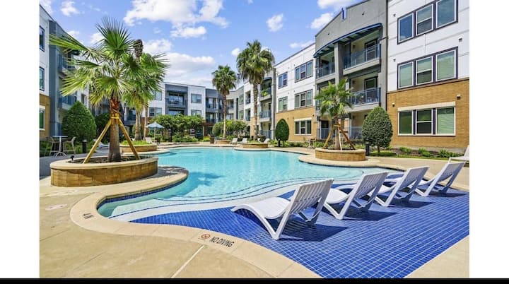 Luxury Apartment Uptown Area - Houston, TX
