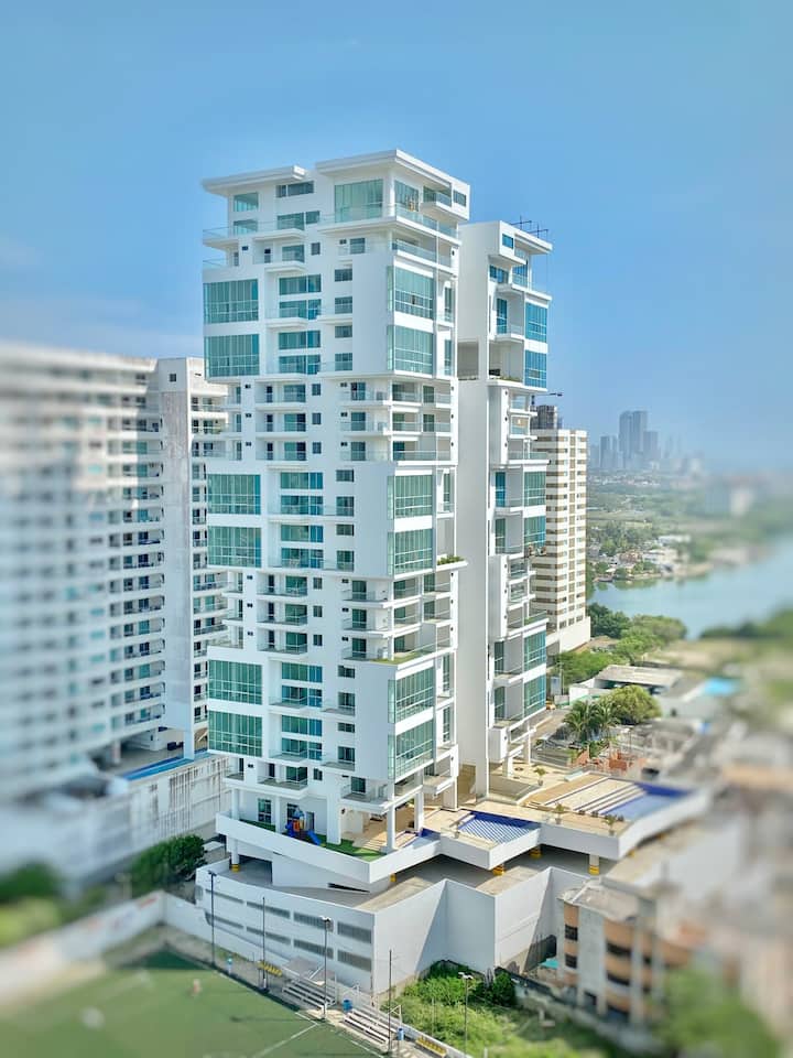Apartamento En El Edificio Montu P12 Vista Al Mar - Cartagena, Colombia