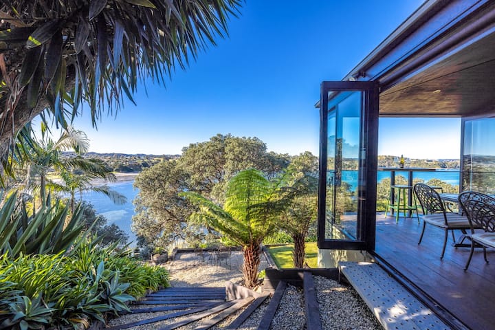 Tuscan Hideaway, Oneroa | Be My Guest - Waiheke Island