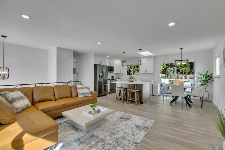 Stylish Bellevue Retreat - Bellevue