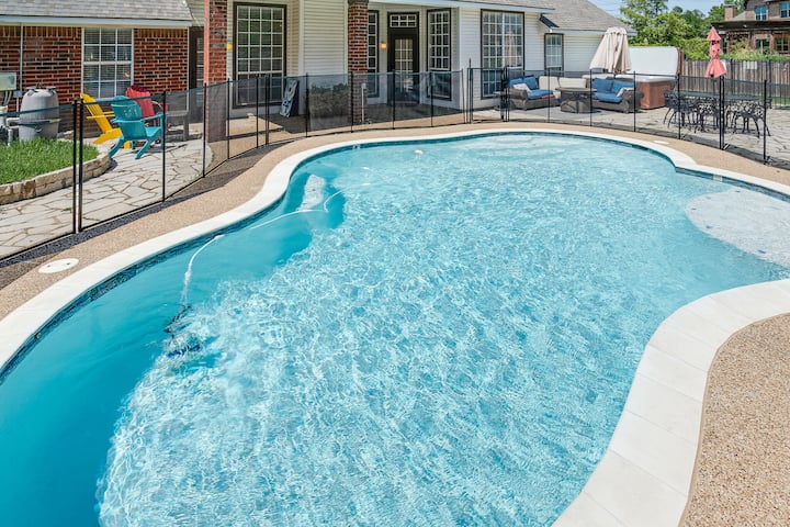 Gaylord, Southlake, Oasis - Pool, Hot Tub & Park - Southlake, TX
