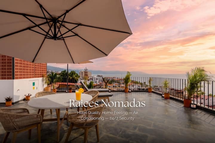 Central Puerto Vallarta And Iconic Malecón Access - Puerto Vallarta