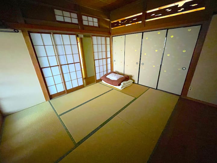 小山の和室に住むように泊まれる！【木の家ゲストハウス小山西口館】 - Oyama