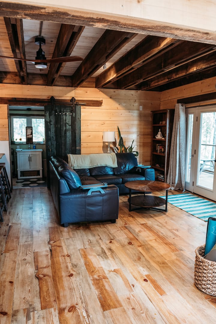 The Perch @ Flathead Lake Hostel - Bigfork, MT