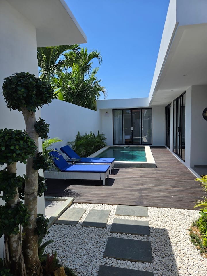 Sunflower Bali Villa 3br Legian Double Six Beach - Seminyak