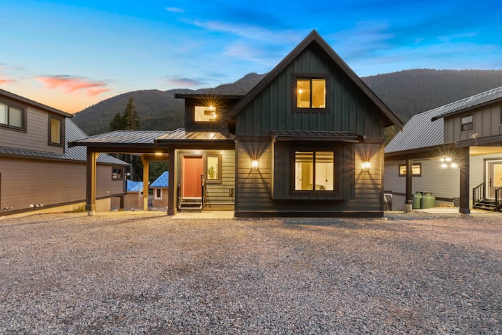 Cozy Retreat Cabin - Sunshine Valley, BC