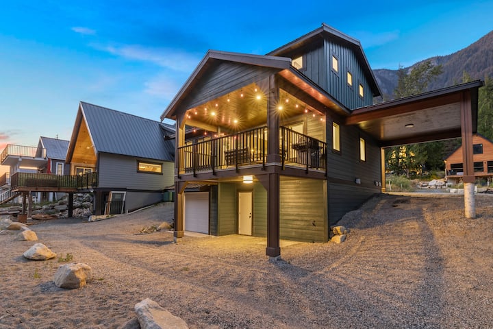 Cozy Retreat Cabin - Sunshine Valley, BC