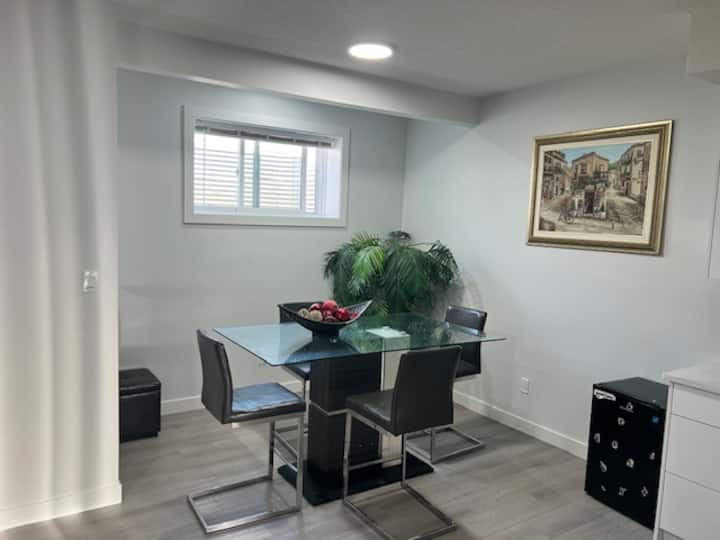 Modern Legal Basement Suite - Fort Saskatchewan