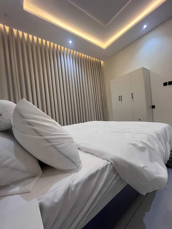 شقة فاخرة غرفتين و صالة/ Two Bedroom Apartment - Djeddah