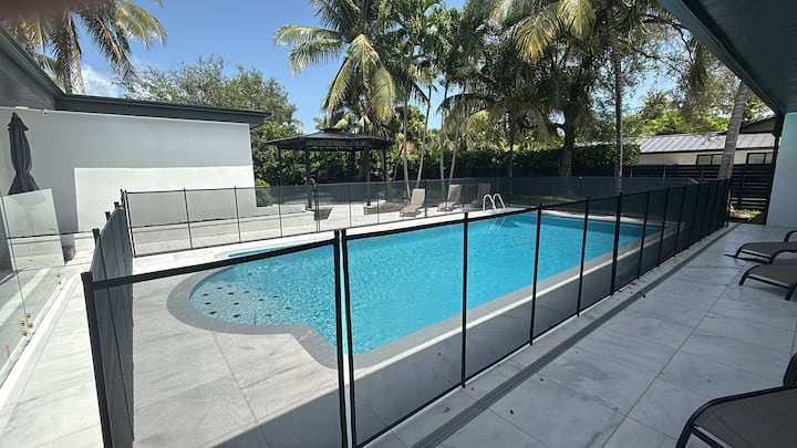 Garden Mansion - Palmetto Bay, FL