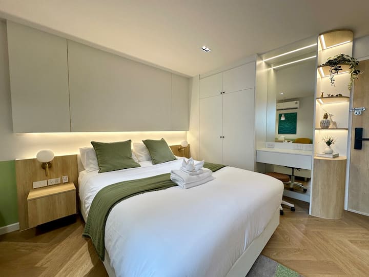 New & Cozy In Nimman | Best Spot | Kitchen & Desk - タイ チェンマイ