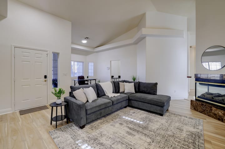 Beautiful Home In The Hills *City Lights* - Lake Las Vegas, NV