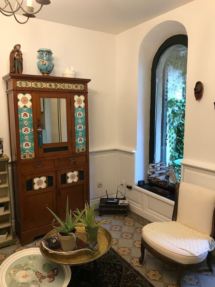 Petite Maison Dans Un Jardin - Levallois-Perret