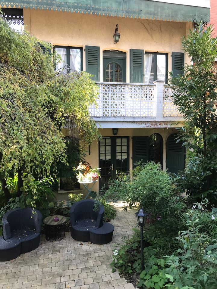 Petite Maison Dans Un Jardin - Asnières-sur-Seine