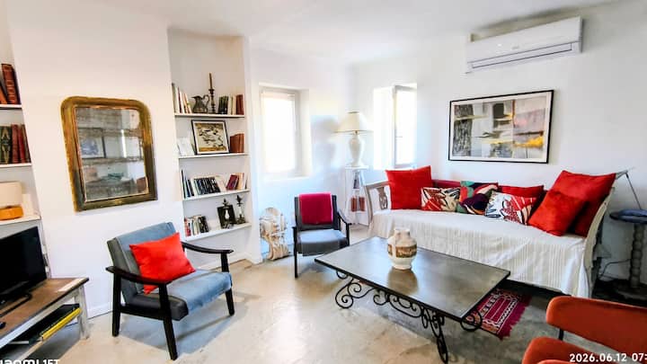 Charme, Balcon, Climatisation, 2 Lits Doubles - Sète