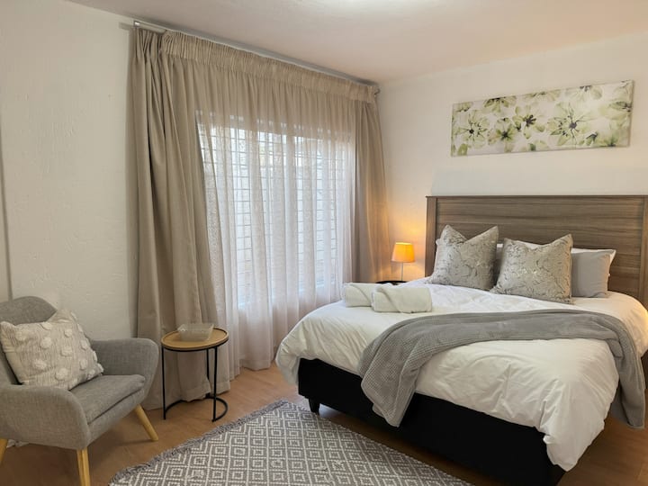 Cozy Sandton Retreat - Alexandra, South Africa