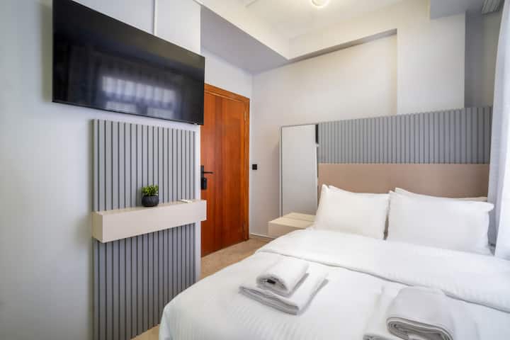 Budget-friendly Room In The Heart Of Taksim Square - İstanbul