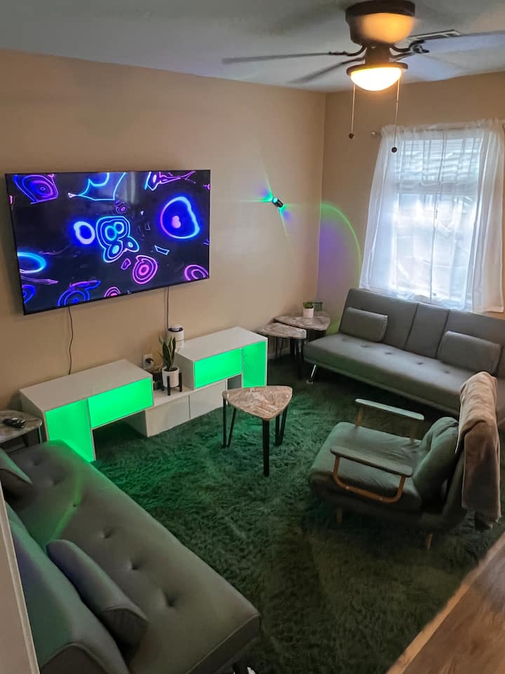 Aquahub: Neon Waterfront Stay - Gulfport, MS