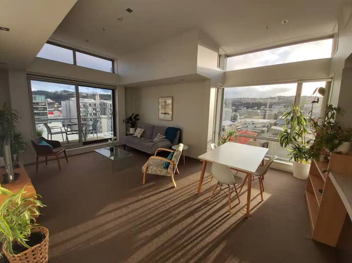 Sunny Modern Penthouse Apartment - Wellington