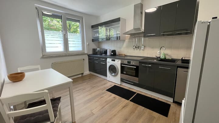 Condo Near City Park + Balcony - Kaiserslautern