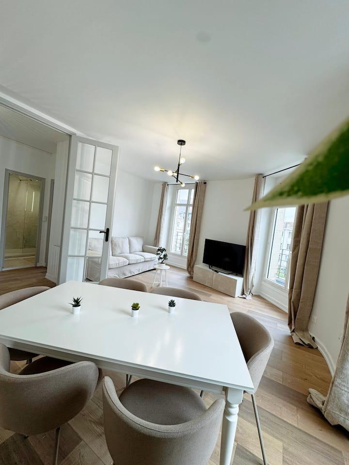 Le Grand Haussmann: Vue Place D’armes, 6 Personnes - Douai
