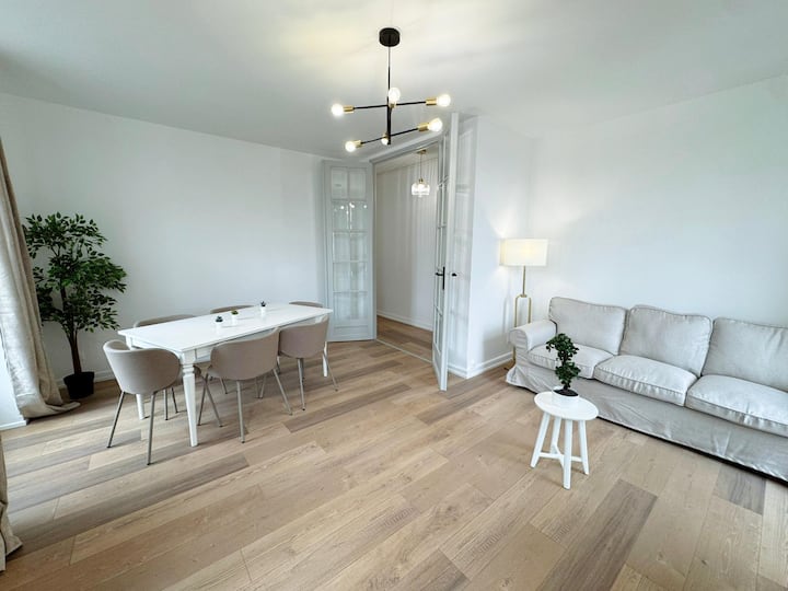 Le Grand Haussmann: Vue Place D’armes, 6 Personnes - Noyelles-Godault
