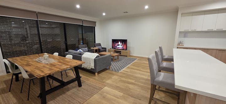Stay In Rockbank, West Melbourne - Melton