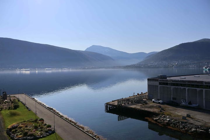 Sentral Leilighet Med Utsikt - Tromsø