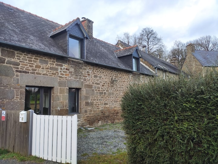 Maison De Campagne  T4 Avec Jardins Et Terrasse - Combourg