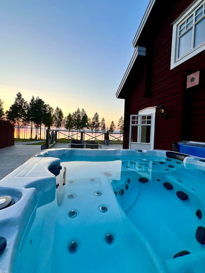 Lakefront Villa With Sauna & Jacuzzi - Rättvik