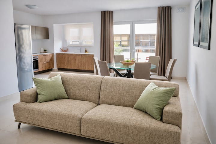 Marina Bliss – Chic 2br - Malta