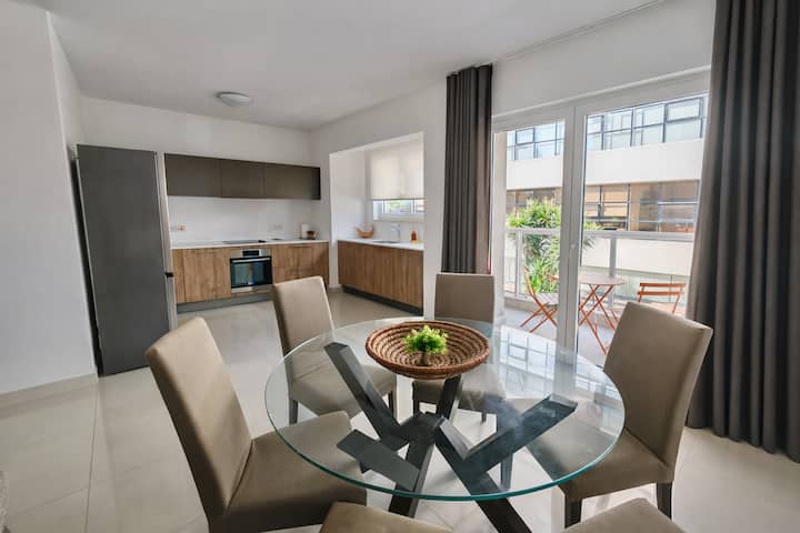 Marina Bliss – Chic 2br - Malta
