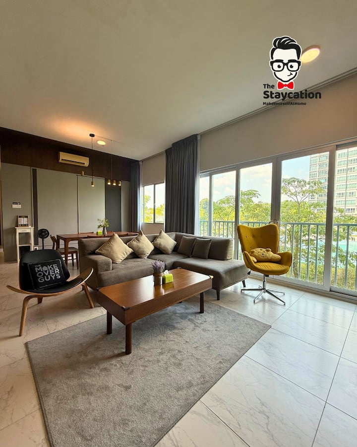 Staycation Homestay 76  Liberty Grove Near Airport - Kuching