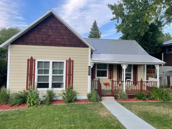 Hayden’s Cozy Cottage  C1905
28 Min From Steamboat - Yampa River State Park, Hayden