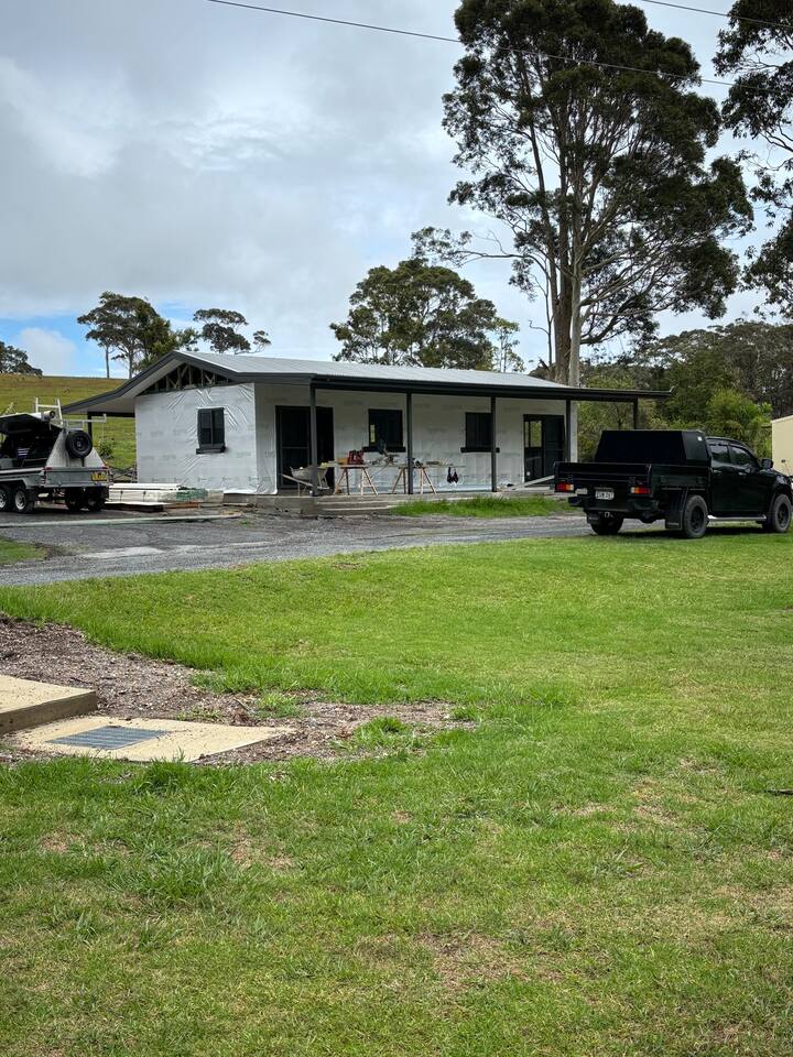 Comfy Highway Hideaway - Narooma