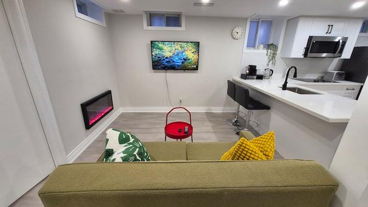 Appletreehouse - Mississauga