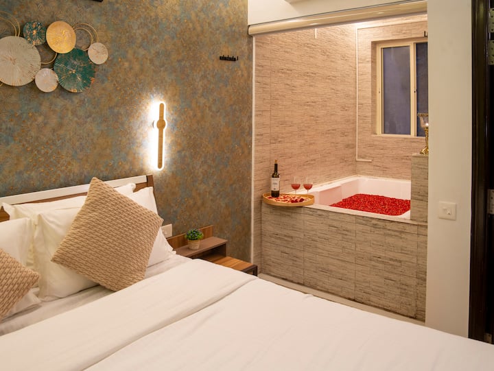 Staymaster Zyric A108 | Jacuzzi | Serviced Apt - Goa