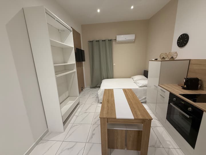 Ventoux 2, Appart Hôtel - Avignon