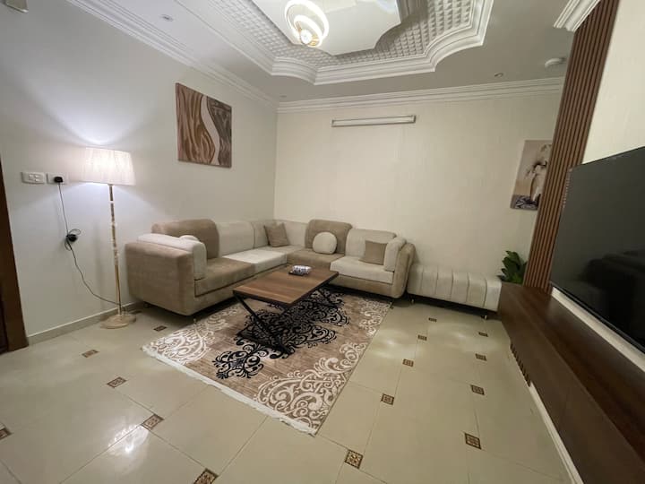 شقة ثلاث غرف وصالة ومطبخ - Saudi Arabia